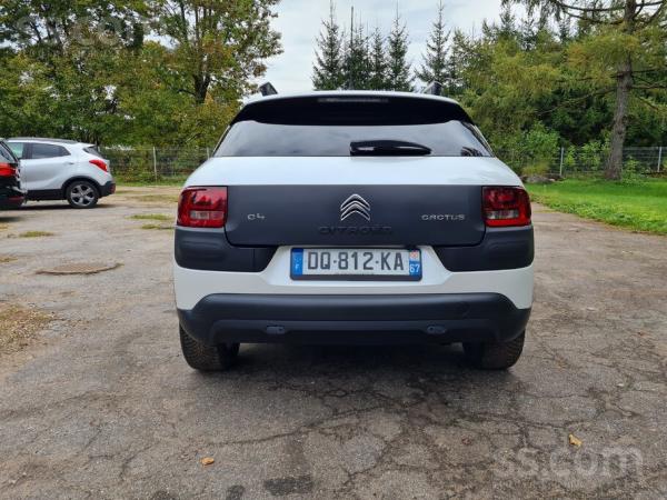 Ситроен C4 Кактус 2015 в Огре на AUTOMOTO.COM.LV Белый Ситроен C4 Кактус 2015 в Огре, объемом двигателя 1.20 л и пробегом 0 тыс. км за 4970 €, фото 7 на AUTOMOTO.COM.LV