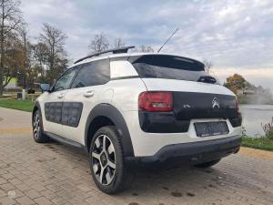 White Citroen C4 Cactus 2015 in Raseiniai, with an engine capacity of 1.56 L and mileage of 136 thousand km for 4300 €, photo 11 on AUTOMOTO.COM.LV