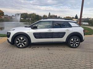 White Citroen C4 Cactus 2015 in Raseiniai, with an engine capacity of 1.56 L and mileage of 136 thousand km for 4300 €, photo 13 on AUTOMOTO.COM.LV