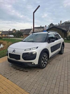 White Citroen C4 Cactus 2015 in Raseiniai, with an engine capacity of 1.56 L and mileage of 136 thousand km for 4300 €, photo 17 on AUTOMOTO.COM.LV