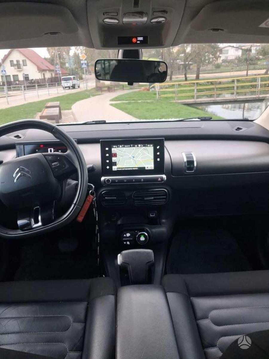 White Citroen C4 Cactus 2015 in Raseiniai, with an engine capacity of 1.56 L and mileage of 136 thousand km for 4300 €, photo 19 on AUTOMOTO.COM.LV