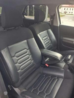 White Citroen C4 Cactus 2015 in Raseiniai, with an engine capacity of 1.56 L and mileage of 136 thousand km for 4300 €, photo 26 on AUTOMOTO.COM.LV