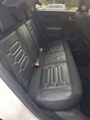 White Citroen C4 Cactus 2015 in Raseiniai, with an engine capacity of 1.56 L and mileage of 136 thousand km for 4300 €, photo 29 on AUTOMOTO.COM.LV
