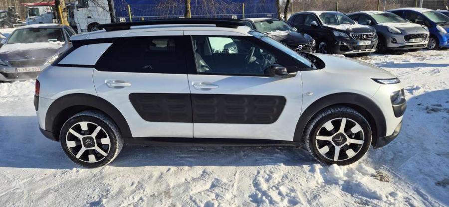 Balts Citroen C4 Cactus 2016 Tauragė, ar dzinēja tilpumu 1.20 L un nobraukumu 195 tūkst. km par 4100 €, foto 4 vietnē AUTOMOTO.COM.LV