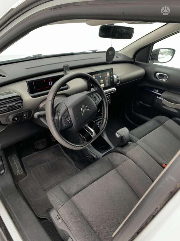Balts Citroen C4 Cactus 2016 Viļņa, ar dzinēja tilpumu 1.56 L un nobraukumu 165 tūkst. km par 5800 €, foto 10 vietnē AUTOMOTO.COM.LV