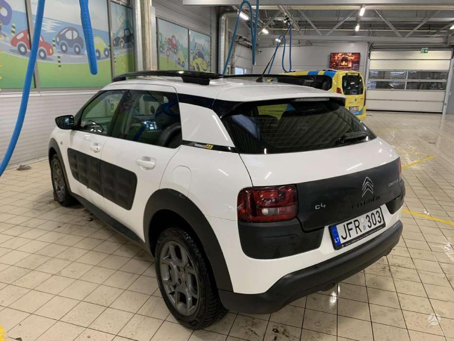 Balts Citroen C4 Cactus 2016 Viļņa, ar dzinēja tilpumu 1.56 L un nobraukumu 165 tūkst. km par 5800 €, foto 12 vietnē AUTOMOTO.COM.LV