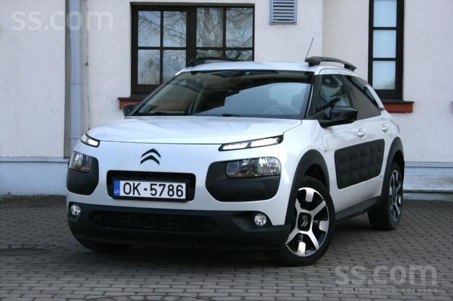 Balts Citroen C4 Cactus 2016 Jelgava, ar dzinēja tilpumu 1.20 L un nobraukumu 120 tūkst. km par 5495 €, foto 1 vietnē AUTOMOTO.COM.LV