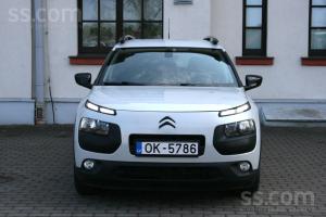 Balts Citroen C4 Cactus 2016 Jelgava, ar dzinēja tilpumu 1.20 L un nobraukumu 120 tūkst. km par 5495 €, foto 4 vietnē AUTOMOTO.COM.LV