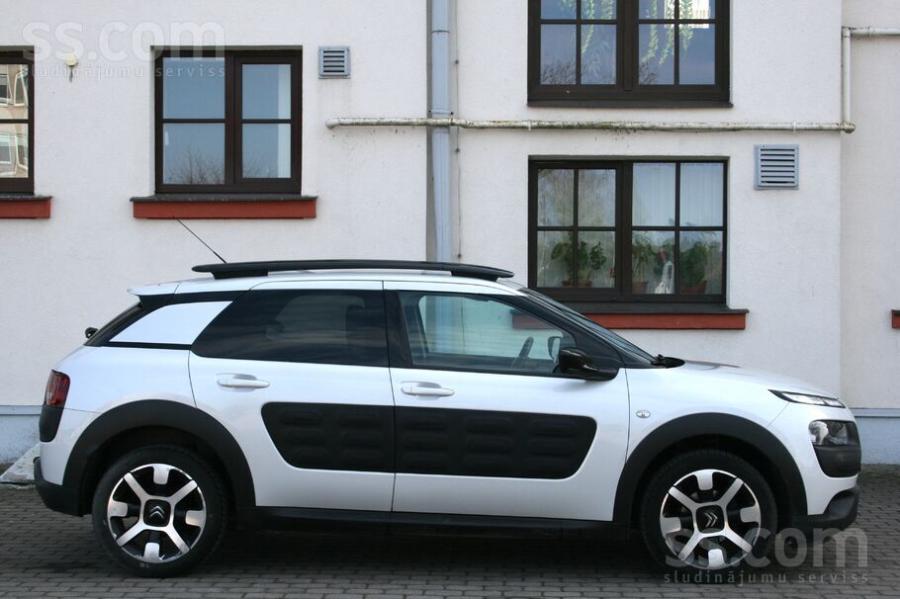 Balts Citroen C4 Cactus 2016 Jelgava, ar dzinēja tilpumu 1.20 L un nobraukumu 120 tūkst. km par 5495 €, foto 9 vietnē AUTOMOTO.COM.LV