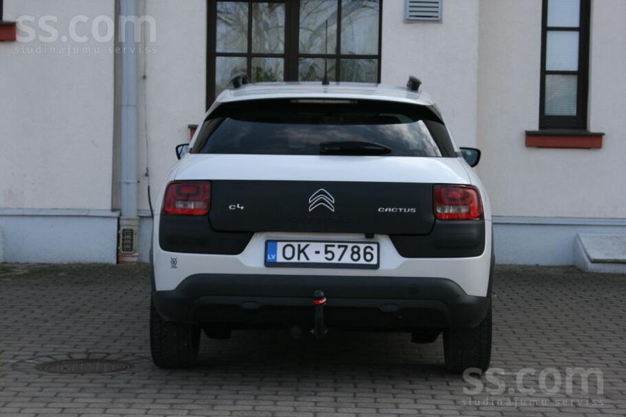 Balts Citroen C4 Cactus 2016 Jelgava, ar dzinēja tilpumu 1.20 L un nobraukumu 120 tūkst. km par 5495 €, foto 13 vietnē AUTOMOTO.COM.LV