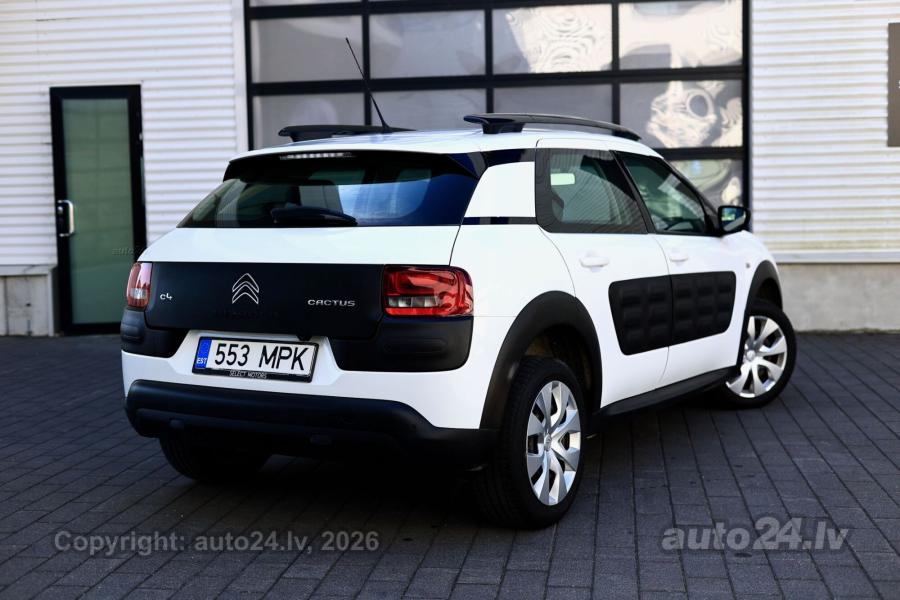 Balts Citroen C4 Cactus 2016 Tallina, ar dzinēja tilpumu 1.20 L un nobraukumu 108 tūkst. km par 6900 €, foto 4 vietnē AUTOMOTO.COM.LV