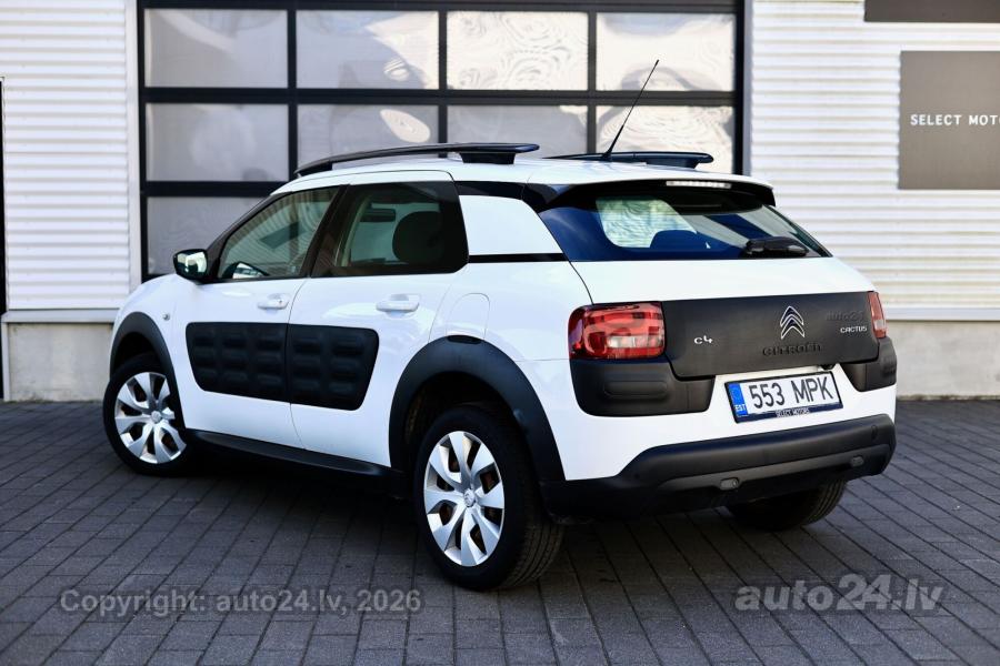 Balts Citroen C4 Cactus 2016 Tallina, ar dzinēja tilpumu 1.20 L un nobraukumu 108 tūkst. km par 6900 €, foto 5 vietnē AUTOMOTO.COM.LV