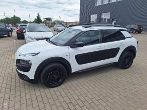 White Citroen C4 Cactus 2016 in Taurage, with an engine capacity of 1.20 L and mileage of 110 thousand km for 4200 €, photo 3 on AUTOMOTO.COM.LV