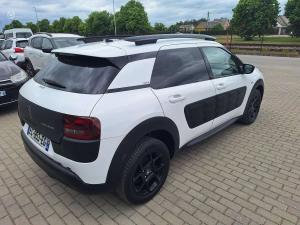 White Citroen C4 Cactus 2016 in Taurage, with an engine capacity of 1.20 L and mileage of 110 thousand km for 4200 €, photo 5 on AUTOMOTO.COM.LV