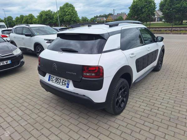 White Citroen C4 Cactus 2016 in Taurage, with an engine capacity of 1.20 L and mileage of 110 thousand km for 4200 €, photo 7 on AUTOMOTO.COM.LV