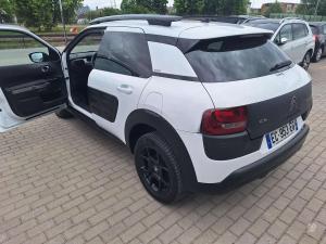 White Citroen C4 Cactus 2016 in Taurage, with an engine capacity of 1.20 L and mileage of 110 thousand km for 4200 €, photo 11 on AUTOMOTO.COM.LV