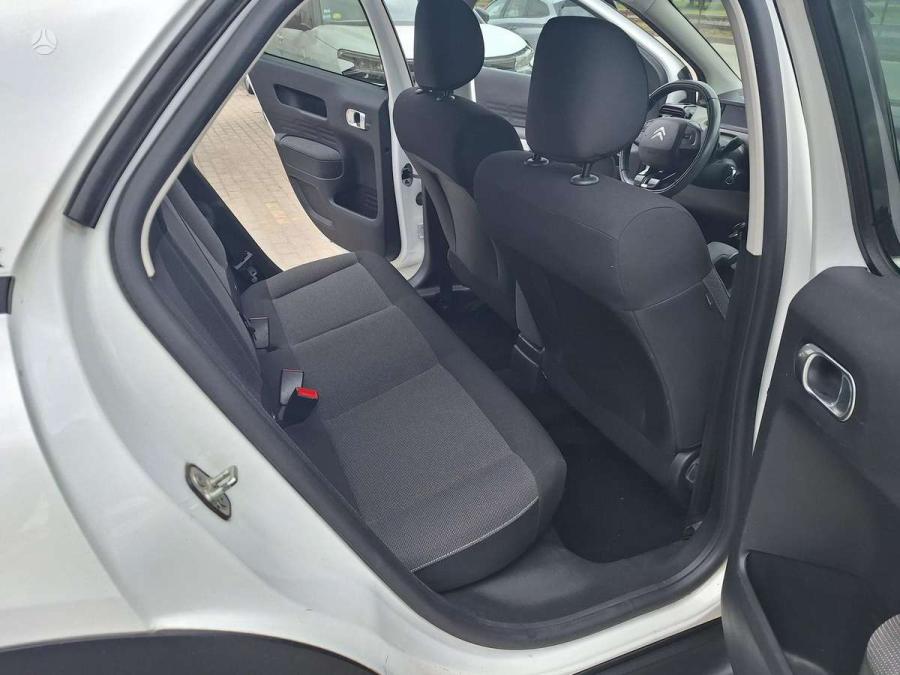 White Citroen C4 Cactus 2016 in Taurage, with an engine capacity of 1.20 L and mileage of 110 thousand km for 4200 €, photo 15 on AUTOMOTO.COM.LV