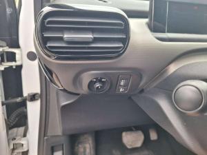 White Citroen C4 Cactus 2016 in Taurage, with an engine capacity of 1.20 L and mileage of 110 thousand km for 4200 €, photo 25 on AUTOMOTO.COM.LV