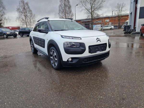 White Citroen C4 Cactus 2017 in Ukmerge, with an engine capacity of 1.56 L and mileage of 215 thousand km for 5150 €, photo 3 on AUTOMOTO.COM.LV