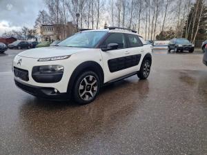 White Citroen C4 Cactus 2017 in Ukmerge, with an engine capacity of 1.56 L and mileage of 215 thousand km for 5150 €, photo 12 on AUTOMOTO.COM.LV