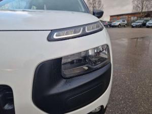 White Citroen C4 Cactus 2017 in Ukmerge, with an engine capacity of 1.56 L and mileage of 215 thousand km for 5150 €, photo 20 on AUTOMOTO.COM.LV