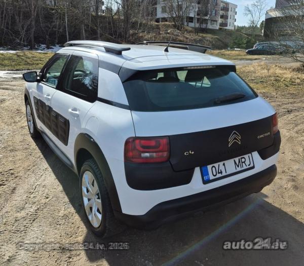 Balts Citroen C4 Cactus 2017 Tallina, ar dzinēja tilpumu 1.60 L un nobraukumu 138 tūkst. km par 6990 €, foto 4 vietnē AUTOMOTO.COM.LV