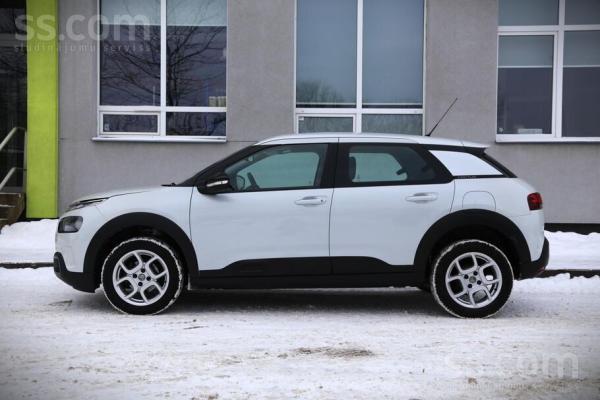 Balts Citroen C4 Cactus 2018 Rīga, ar dzinēja tilpumu 1.50 L un nobraukumu 103 tūkst. km par 6995 €, foto 2 vietnē AUTOMOTO.COM.LV
