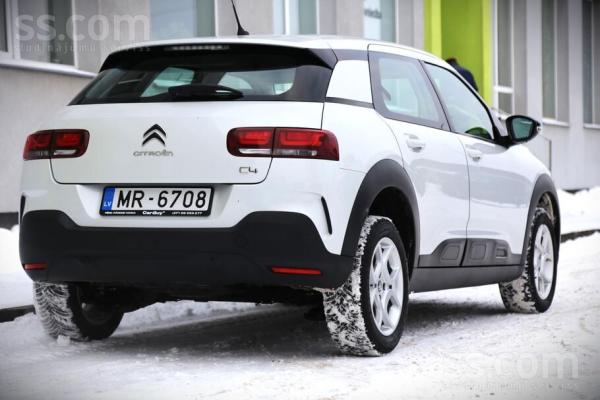Balts Citroen C4 Cactus 2018 Rīga, ar dzinēja tilpumu 1.50 L un nobraukumu 103 tūkst. km par 6995 €, foto 6 vietnē AUTOMOTO.COM.LV