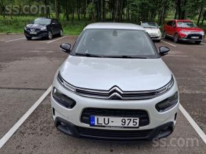 Белый Ситроен C4 Кактус 2018 в Рига, объемом двигателя 1.20 л и пробегом 136 тыс. км за 9000 €, фото 4 на AUTOMOTO.COM.LV