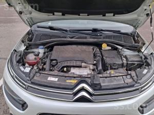 Белый Ситроен C4 Кактус 2018 в Рига, объемом двигателя 1.20 л и пробегом 136 тыс. км за 9000 €, фото 12 на AUTOMOTO.COM.LV