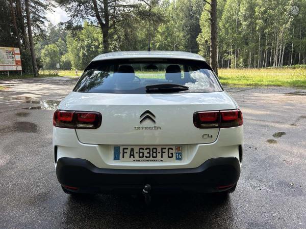 White Citroen C4 Cactus 2018 in Taurage, with an engine capacity of 1.20 L and mileage of 150 thousand km for 5250 €, photo 6 on AUTOMOTO.COM.LV