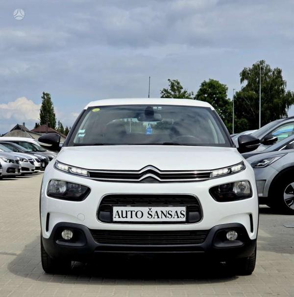 White Citroen C4 Cactus 2018 in Taurage, with an engine capacity of 1.56 L and mileage of 280 thousand km for 4500 €, photo 3 on AUTOMOTO.COM.LV