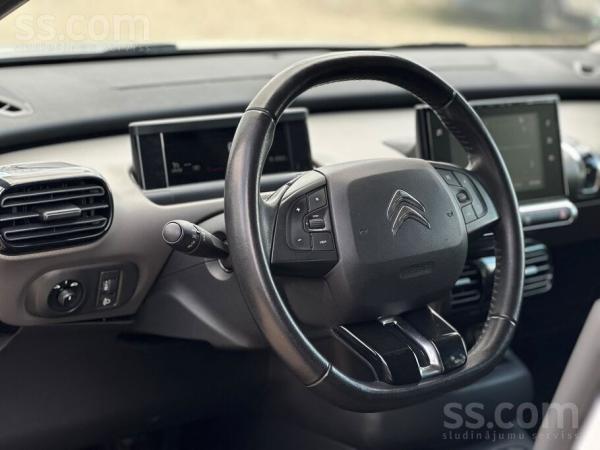 White Citroen C4 Cactus 2018 in Jelgava, with an engine capacity of 1.20 L and mileage of 0 thousand km for 7590 €, photo 8 on AUTOMOTO.COM.LV