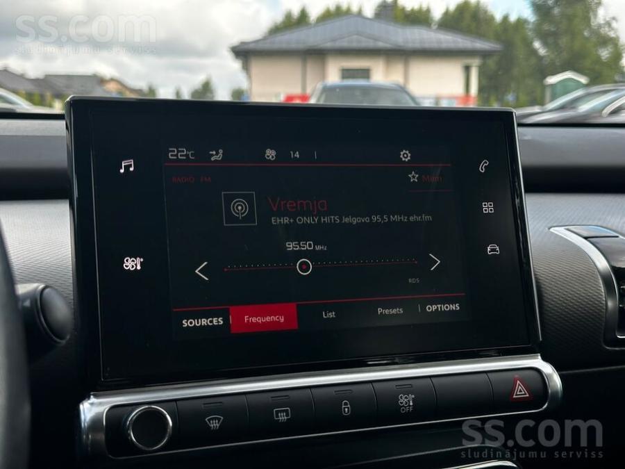 White Citroen C4 Cactus 2018 in Jelgava, with an engine capacity of 1.20 L and mileage of 0 thousand km for 7590 €, photo 16 on AUTOMOTO.COM.LV