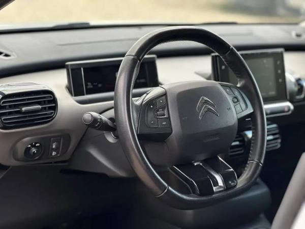 Balts Citroen C4 Cactus 2018 Jelgava, ar dzinēja tilpumu 1.20 L un nobraukumu 152 tūkst. km par 7590 €, foto 8 vietnē AUTOMOTO.COM.LV
