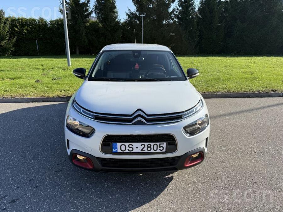 Balts Citroen C4 Cactus 2018 Rīga, ar dzinēja tilpumu 1.20 L un nobraukumu 120 tūkst. km par 8350 €, foto 3 vietnē AUTOMOTO.COM.LV