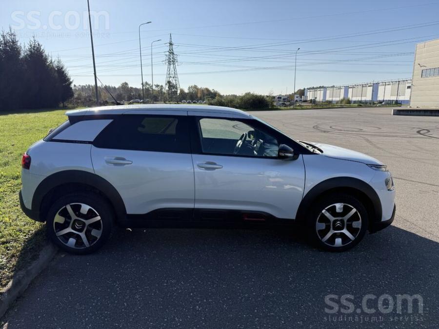 Balts Citroen C4 Cactus 2018 Rīga, ar dzinēja tilpumu 1.20 L un nobraukumu 120 tūkst. km par 8350 €, foto 5 vietnē AUTOMOTO.COM.LV