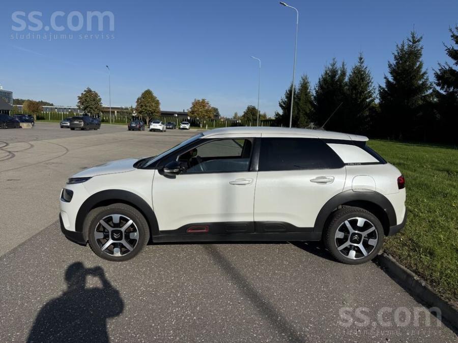 Balts Citroen C4 Cactus 2018 Rīga, ar dzinēja tilpumu 1.20 L un nobraukumu 120 tūkst. km par 8350 €, foto 6 vietnē AUTOMOTO.COM.LV