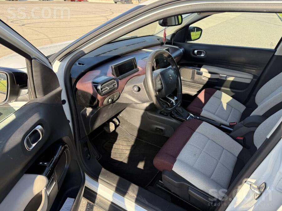 Balts Citroen C4 Cactus 2018 Rīga, ar dzinēja tilpumu 1.20 L un nobraukumu 120 tūkst. km par 8350 €, foto 10 vietnē AUTOMOTO.COM.LV