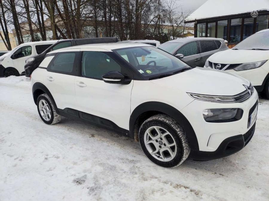 White Citroen C4 Cactus 2019 in Taurage, with an engine capacity of 1.50 L and mileage of 65 thousand km for 6300 €, photo 2 on AUTOMOTO.COM.LV