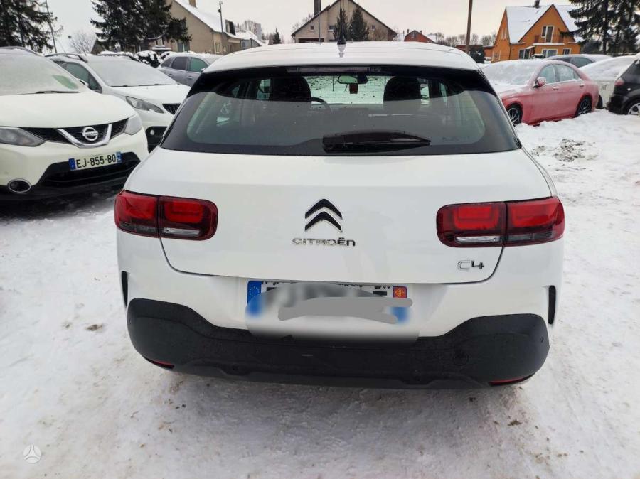 White Citroen C4 Cactus 2019 in Taurage, with an engine capacity of 1.50 L and mileage of 65 thousand km for 6300 €, photo 4 on AUTOMOTO.COM.LV