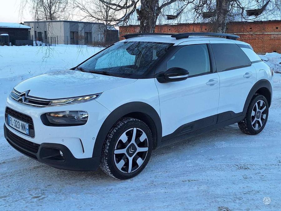 White Citroen C4 Cactus 2019 in Taurage, with an engine capacity of 1.20 L and mileage of 134 thousand km for 6450 €, photo 1 on AUTOMOTO.COM.LV
