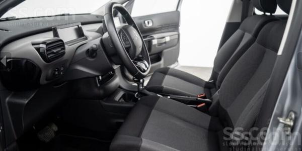 White Citroen C4 Cactus 2019 in Riga, with an engine capacity of 1.20 L and mileage of 74 thousand km for 9450 €, photo 9 on AUTOMOTO.COM.LV