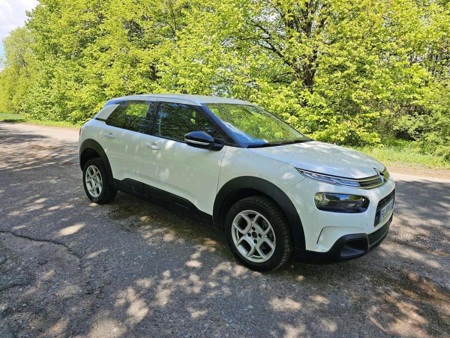 White Citroen C4 Cactus 2019 in Taurage, with an engine capacity of 1.50 L and mileage of 173 thousand km for 7700 €, photo 8 on AUTOMOTO.COM.LV
