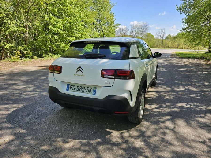 White Citroen C4 Cactus 2019 in Taurage, with an engine capacity of 1.50 L and mileage of 173 thousand km for 7700 €, photo 14 on AUTOMOTO.COM.LV
