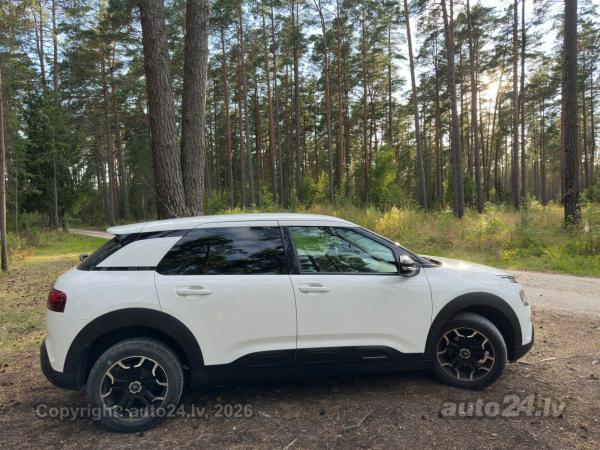 Balts Citroen C4 Cactus 2019 Narva, ar dzinēja tilpumu 1.50 L un nobraukumu 105 tūkst. km par 7850 €, foto 4 vietnē AUTOMOTO.COM.LV