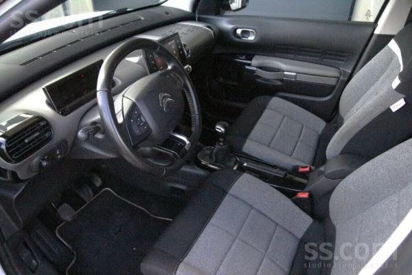 Balts Citroen C4 Cactus 2019 Rīga, ar dzinēja tilpumu 1.20 L un nobraukumu 129 tūkst. km par 5990 €, foto 6 vietnē AUTOMOTO.COM.LV