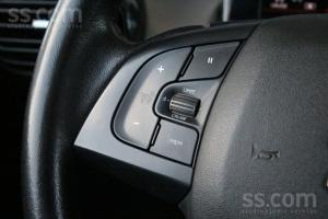White Citroen C4 Cactus 2019 in Riga, with an engine capacity of 1.20 L and mileage of 129 thousand km for 5990 €, photo 13 on AUTOMOTO.COM.LV