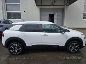 White Citroen C4 Cactus 2020 in Tallinn, with an engine capacity of 1.50 L and mileage of 98 thousand km for 7900 €, photo 3 on AUTOMOTO.COM.LV