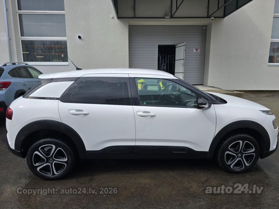 White Citroen C4 Cactus 2020 in Tallinn, with an engine capacity of 1.50 L and mileage of 98 thousand km for 7900 €, photo 3 on AUTOMOTO.COM.LV